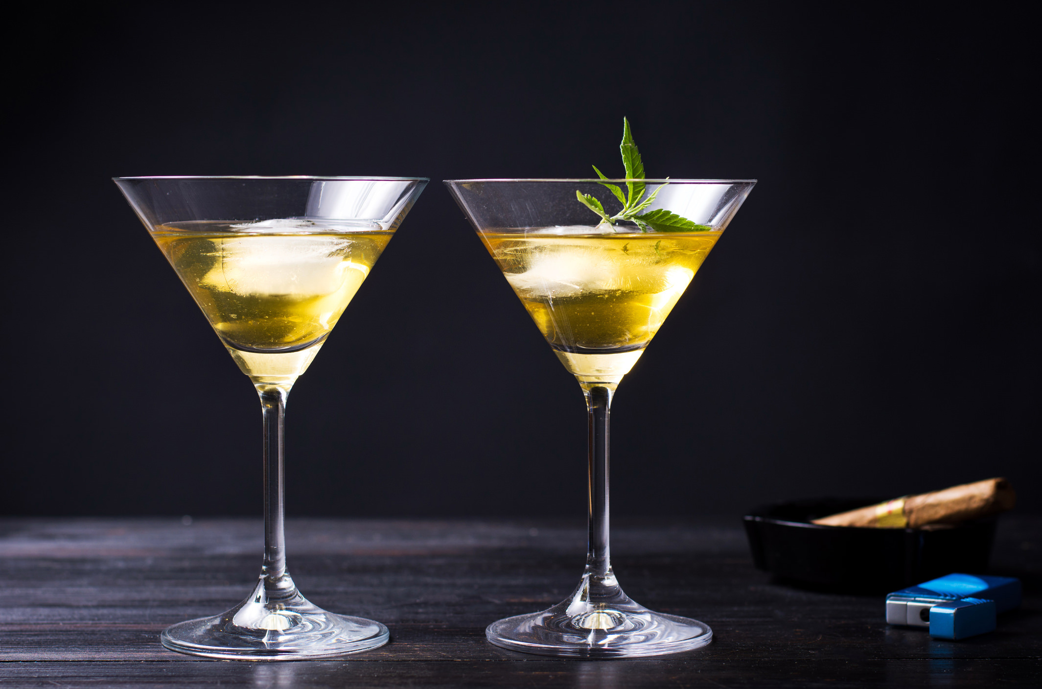 Cocktail Cigar Wallpaper